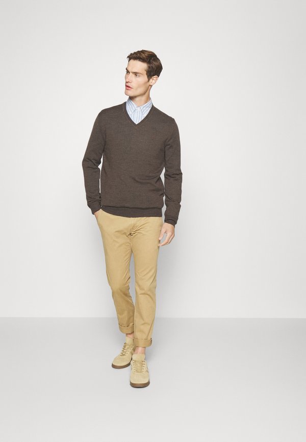Polo Ralph Lauren WASHED SLIM FIT TROUSER - Chinos - light navy/dark ...