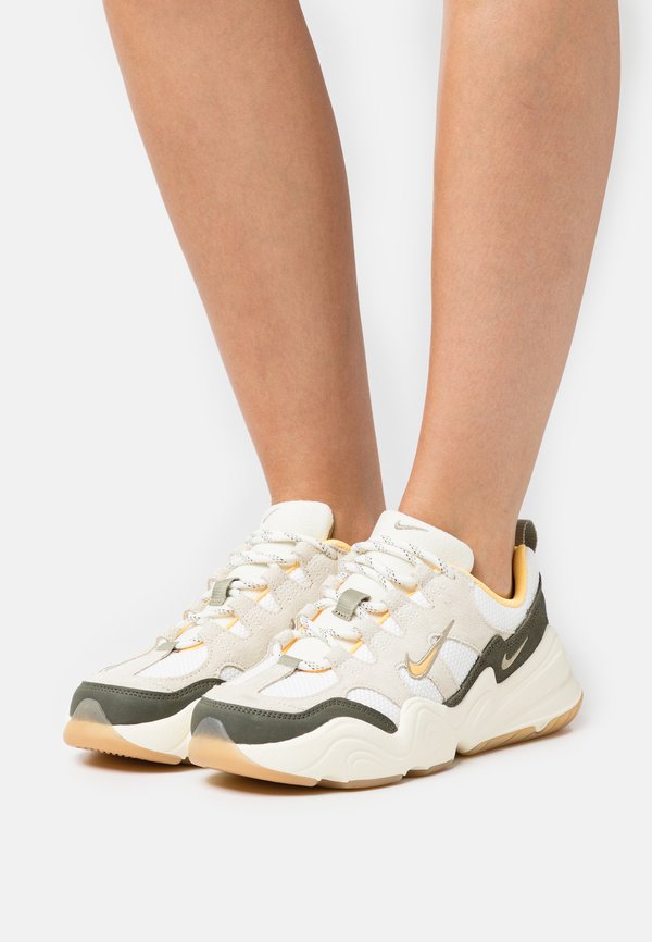 Nike Sportswear WMNS TECH HERA - Sneaker low - sail/coconut milk/cargo ...