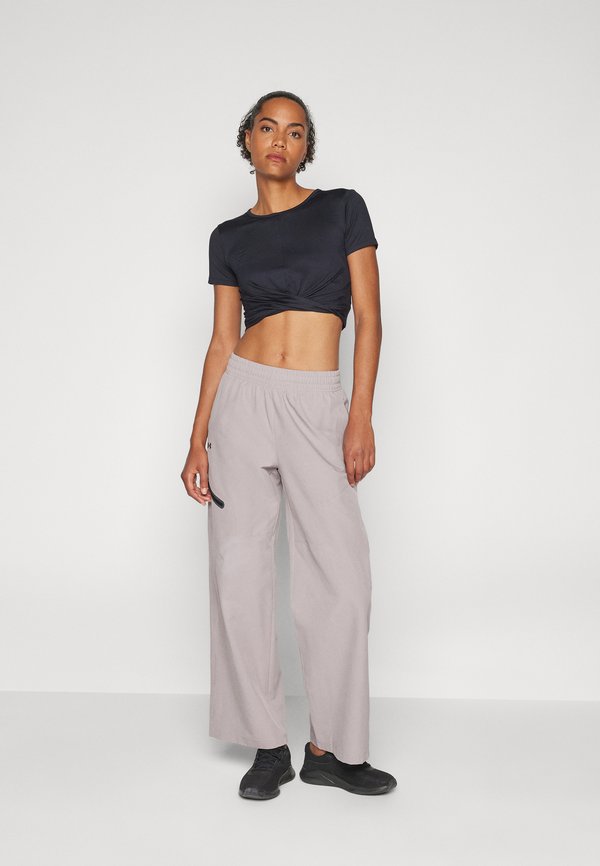 adidas Performance YOGA STUDIO WRAPPED - Print T-shirt - black/grey six ...