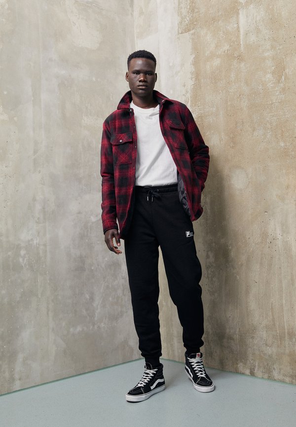 Timberland KENNEBEC RIVER BRUSHED BACK - Tracksuit bottoms - black ...