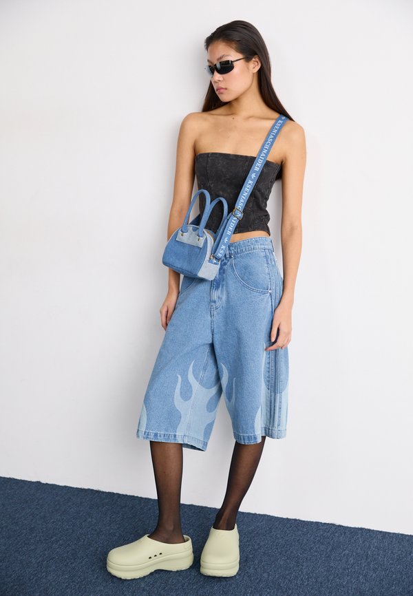 Vans GROUNDWORK - Jeans Shorts - dark denim/dunkelblau - Zalando.ch