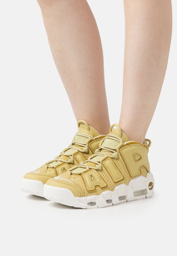 Nike Sportswear AIR MORE UPTEMPO - Sneakers high - buff gold/bronzine ...