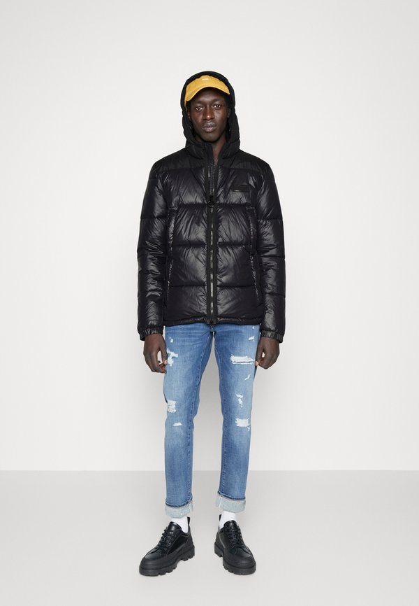 Calvin Klein Jeans BOLD LOGO COLORBLOCK PUFFER - Winterjacke - black ...