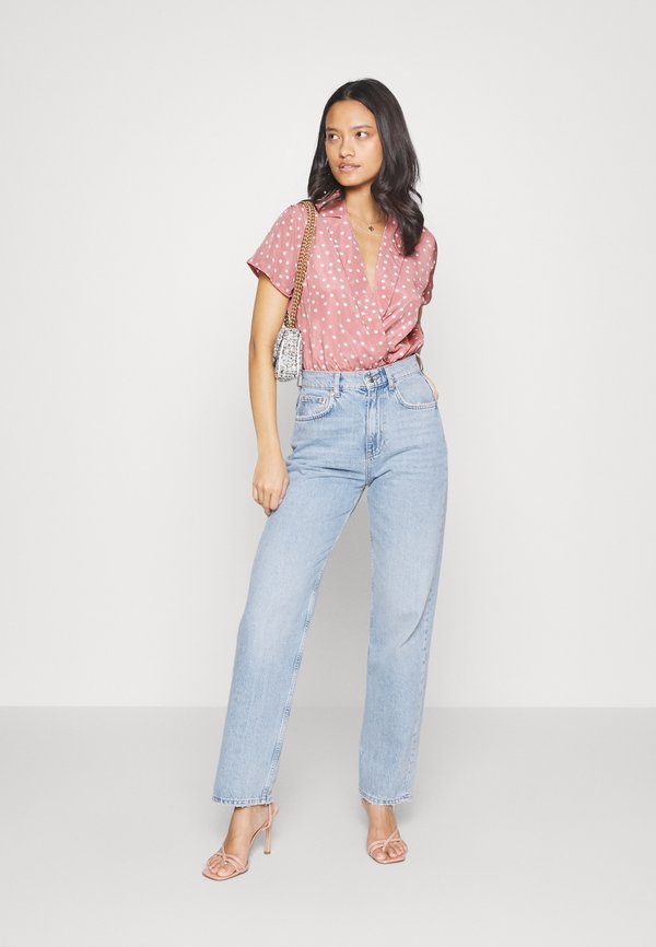 Guess GIULLY MINI FLAP - Handtas - ash rose/donkerroze - Zalando.be