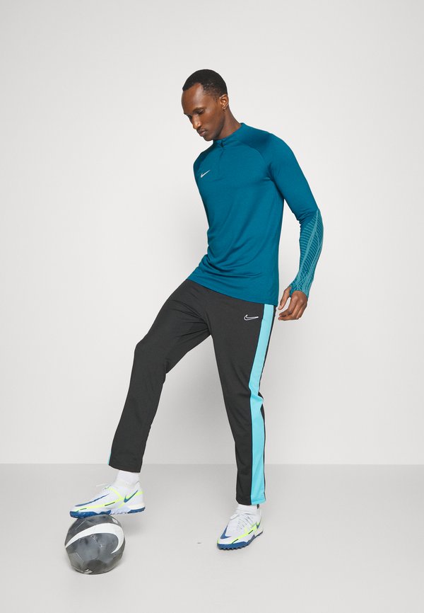 Nike Performance ACADEMY TRACK BRANDED - Träningsset - black/white ...