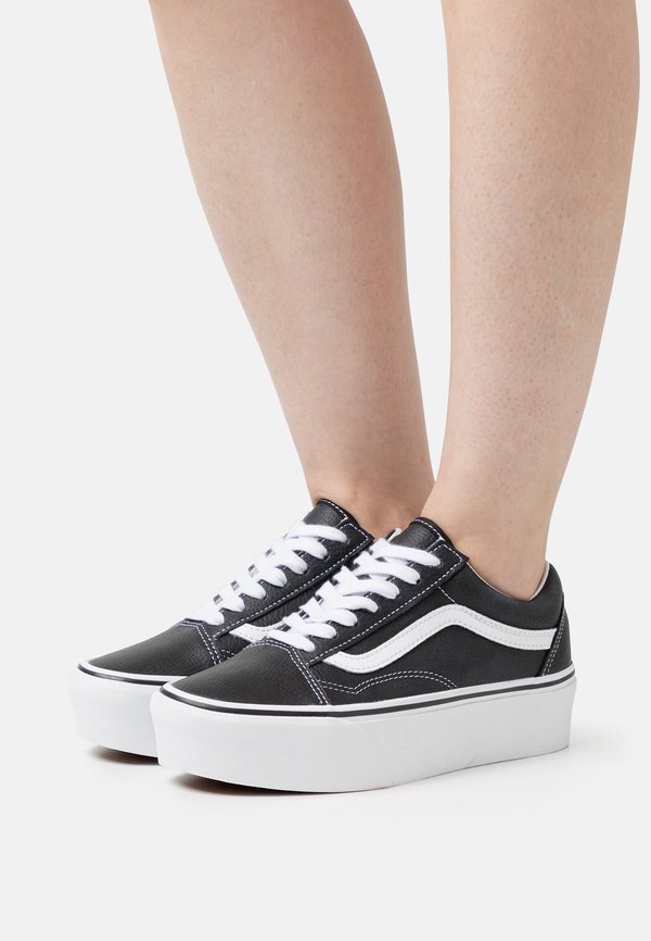 Vans UA AUTHENTIC STACKFORM - Sneakers - black/true white/svart ...