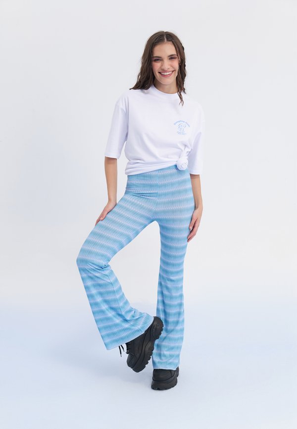 Buffalo PAIRED HEART - Sneaker low - white/weiß - Zalando.ch