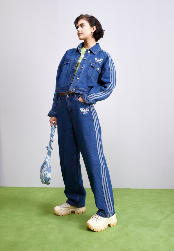 adidas Originals ADIDAS FARM RIO DENIM TRACK - Jeansjacke - medium blue ...