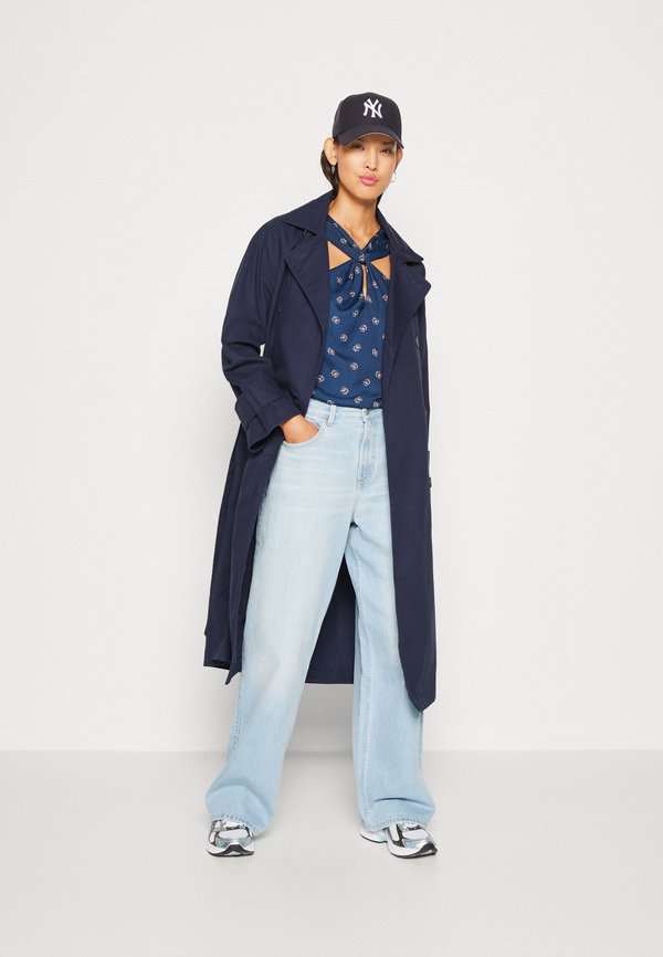 Levi's® SLACKER TRENCH - Abrigo clásico - nightwatch blue/blue denim ...